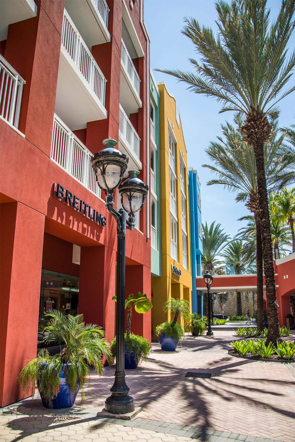 Photo Gallery - Renaissance Mall & Rif Fort